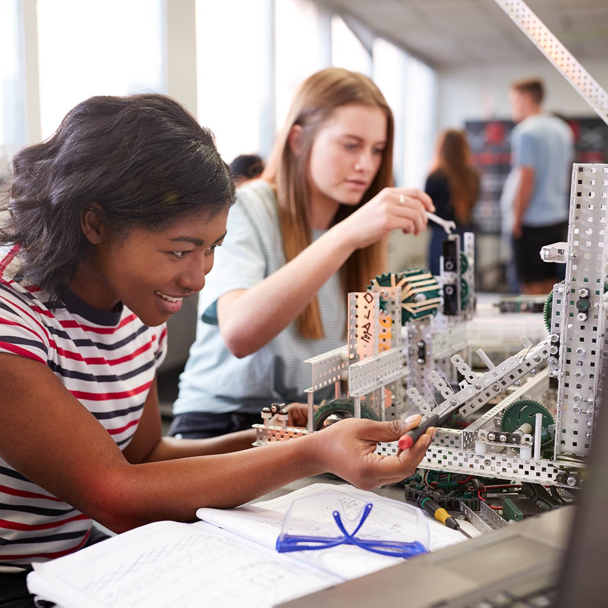 Women in Electrical Engineering Have 6 Opportunities - TechKnowable